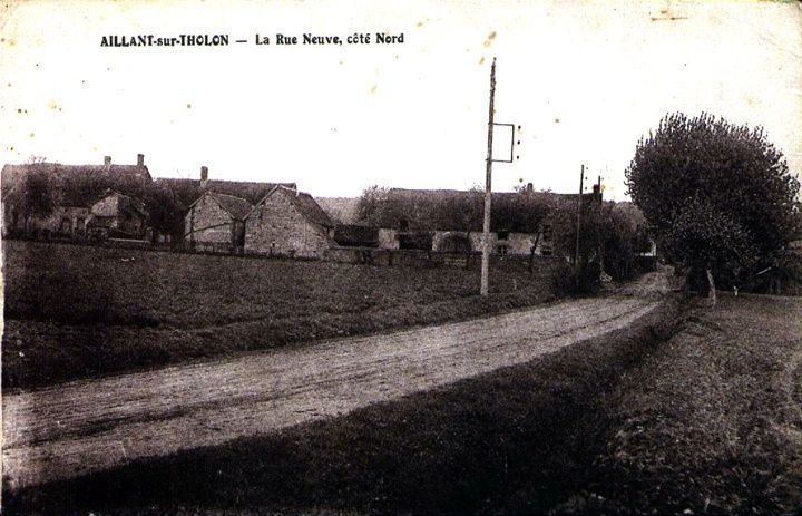 Cartes postales de la Rue Neuve - Montholon (89)